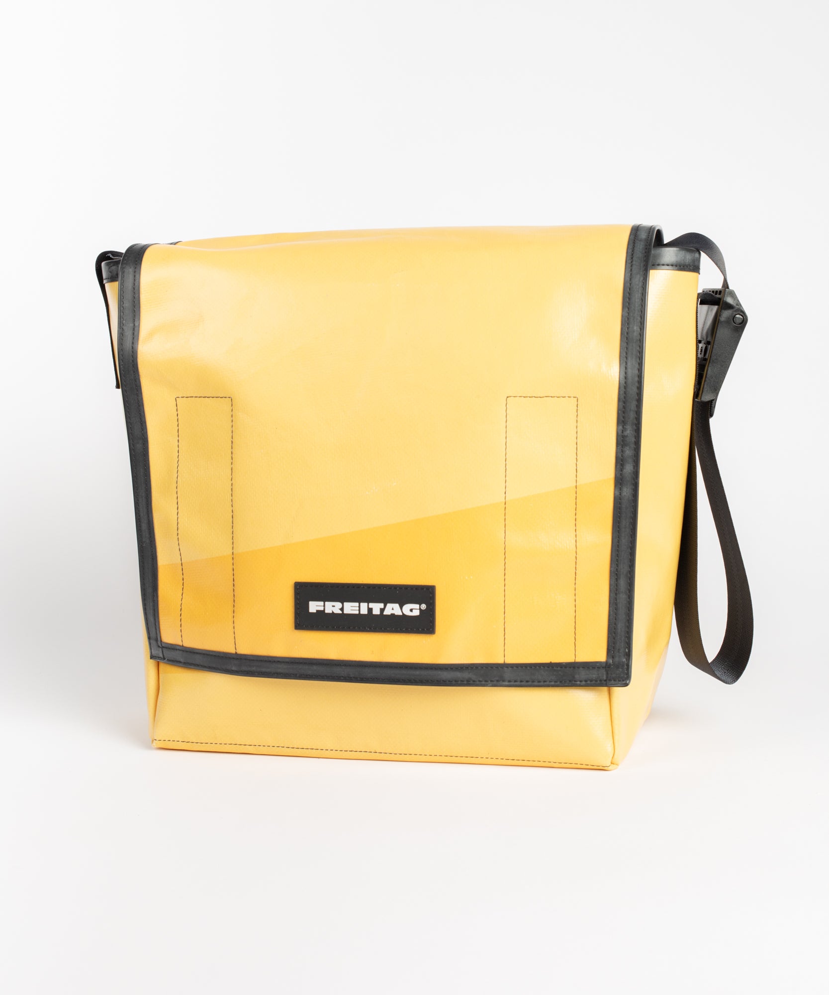 Freitag - One-off bags sustainably made from recycled tarps - Keoma